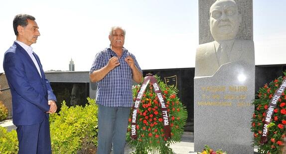 Yaşar Nurinin qəbri ziyarət edildi - Foto